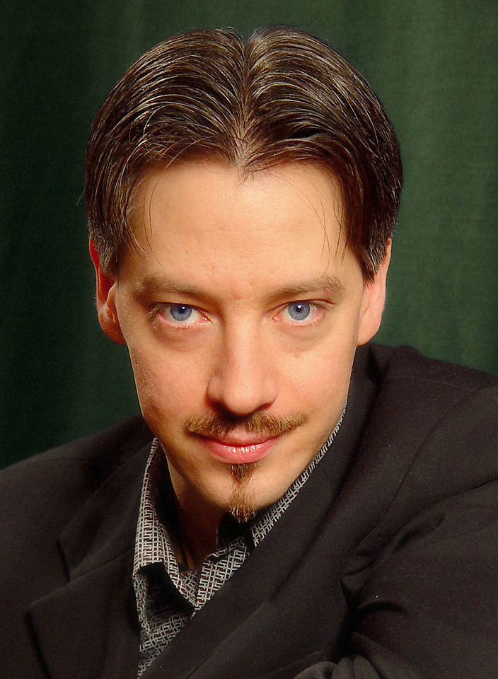 Sam Madwar (Bühnenbild)